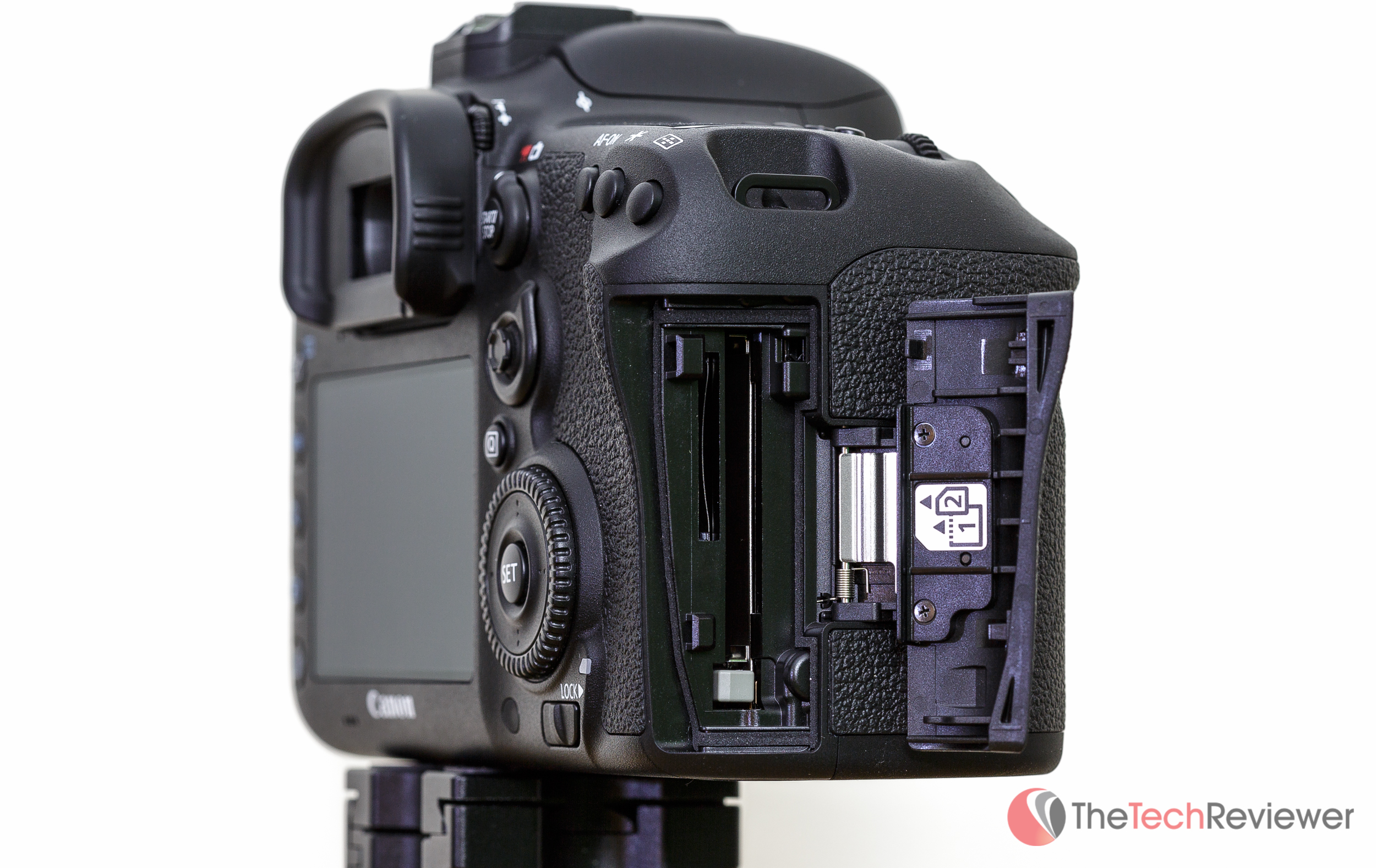 Canon 7D Mark II Review - A 2nd Generation Pro APS-C DSLR